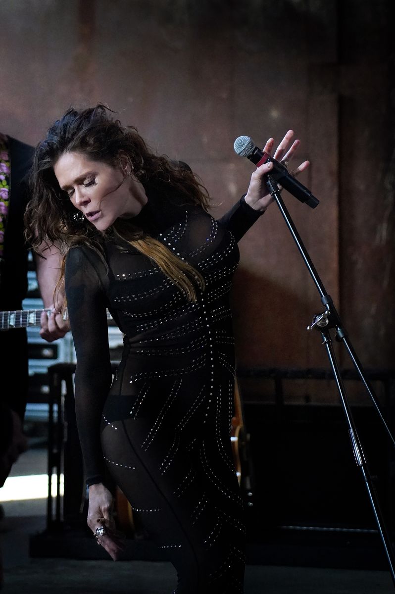 Beth Hart releases New Album ‘A Tribute To Led Zeppelin – Metal Planet ...