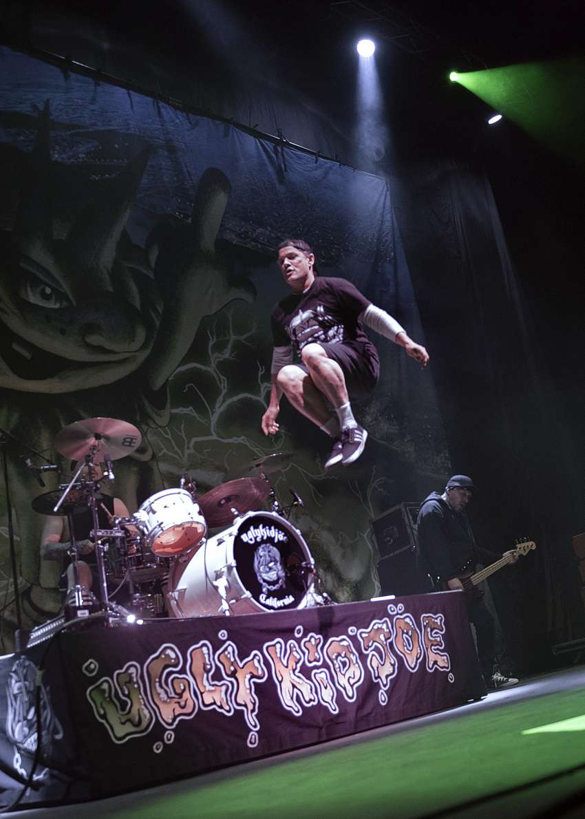 UGLY KID JOE reveal “Lola” video to celebrate today’s release of “Rad ...