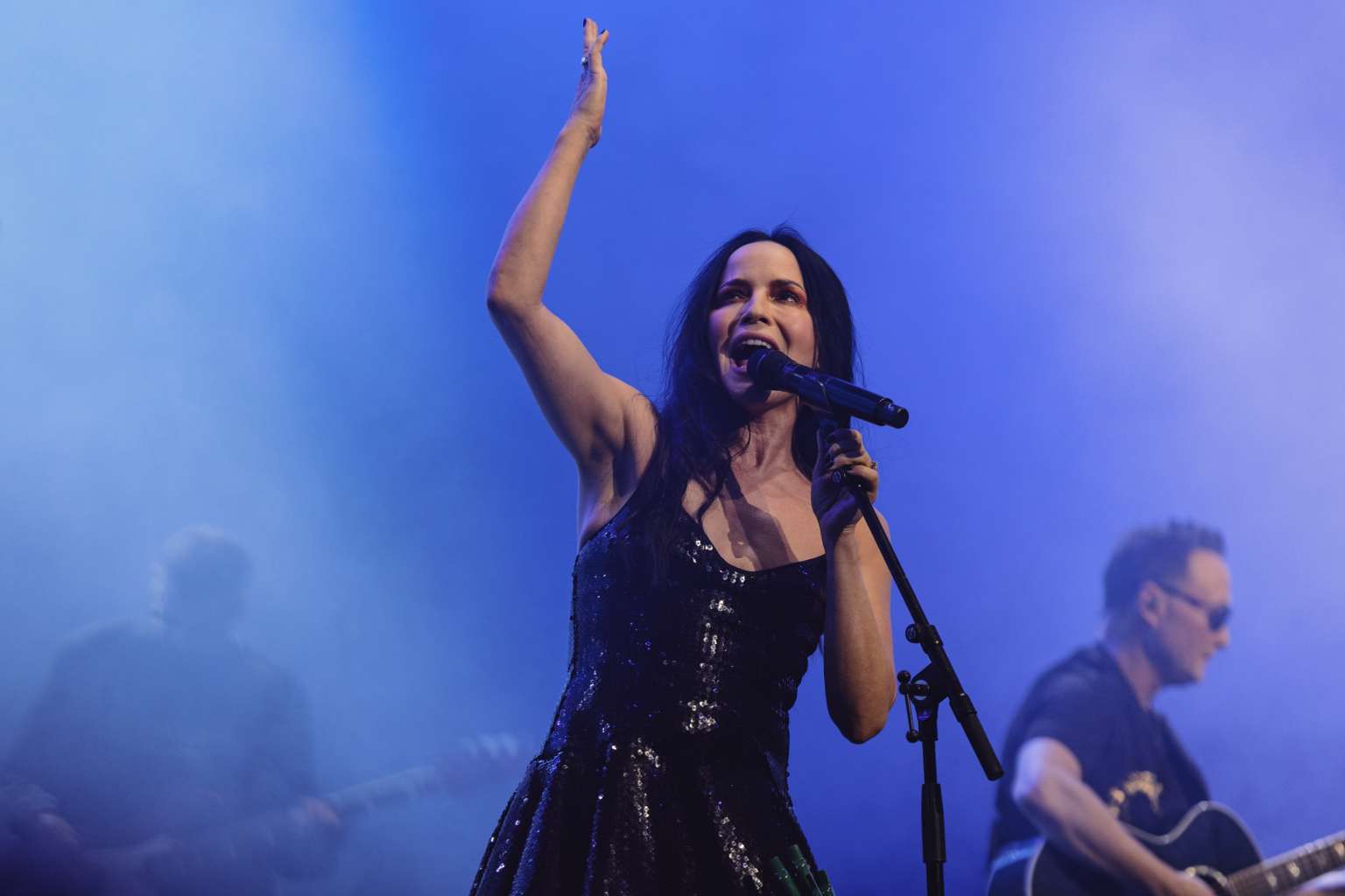 Gig Review : The Corrs mark special night at Teenage Cancer Trust at ...